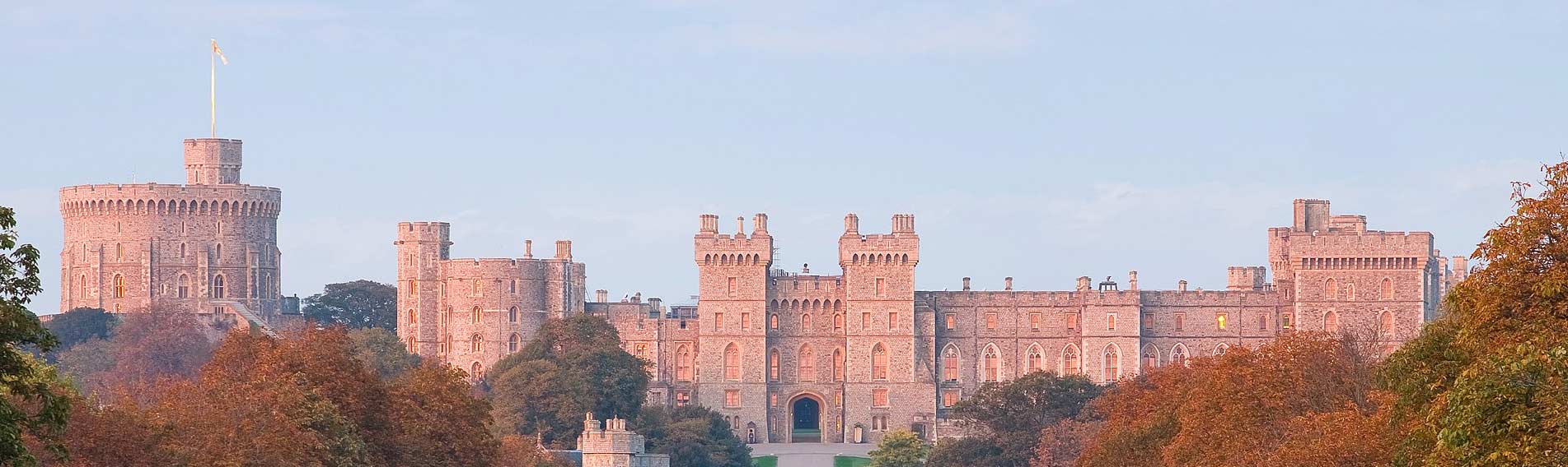 Day Trip to Windsor and Eton Riverside from London | The London Coach ...